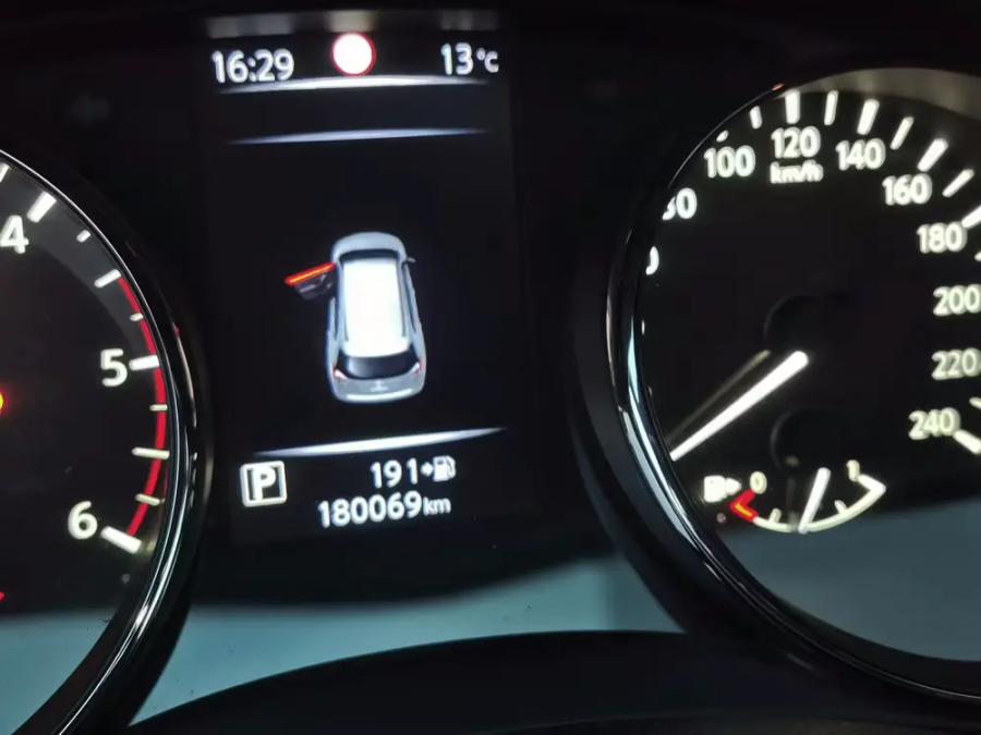 Nissan X-Trail 2020 in Riga, with an engine capacity of 1.70 L and mileage of 180 thousand km for 15790 €, photo 14 on AUTOMOTO.COM.LV