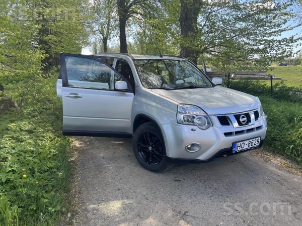 Nissan X-Trail 2025 Rīga, ar dzinēja tilpumu 2.00 L un nobraukumu 286 tūkst. km par 8500 €, foto 1 vietnē AUTOMOTO.COM.LV