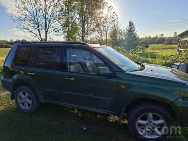 Nissan X-Trail 2001 in Balvi on AUTOMOTO.COM.LV Green Nissan X-Trail 2001 in Balvi, with an engine capacity of 2.20 L and mileage of 328 thousand km for 3000 €, photo 3 on AUTOMOTO.COM.LV