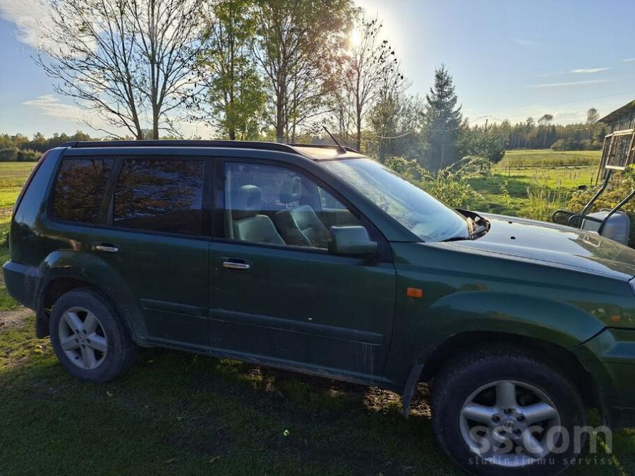 Zaļš Nissan X-Trail 2001 Balvi, ar dzinēja tilpumu 2.20 L un nobraukumu 328 tūkst. km par 3000 €, foto 3 vietnē AUTOMOTO.COM.LV