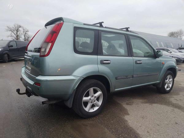 Green Nissan X-Trail 2003 in Marijampole, with an engine capacity of 2.18 L and mileage of 274 thousand km for 3199 €, photo 5 on AUTOMOTO.COM.LV