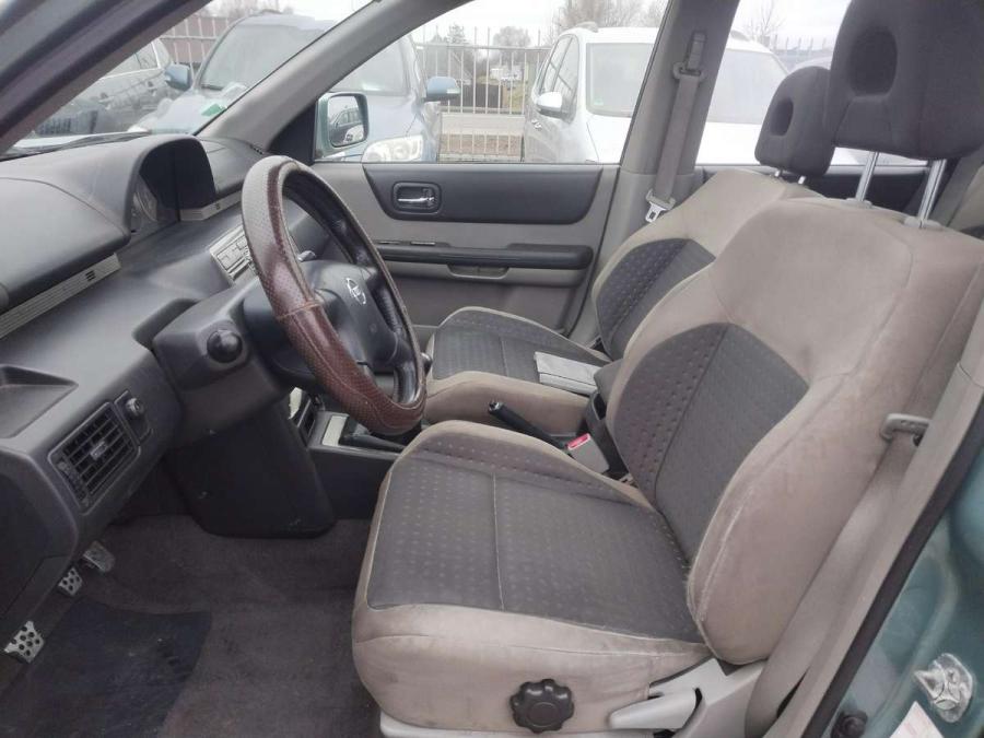 Green Nissan X-Trail 2003 in Marijampole, with an engine capacity of 2.18 L and mileage of 274 thousand km for 3199 €, photo 11 on AUTOMOTO.COM.LV