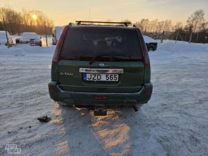 Zaļš Nissan X-Trail 2003 Panevēža, ar dzinēja tilpumu 2.20 L un nobraukumu 320 tūkst. km par 1700 €, foto 4 vietnē AUTOMOTO.COM.LV