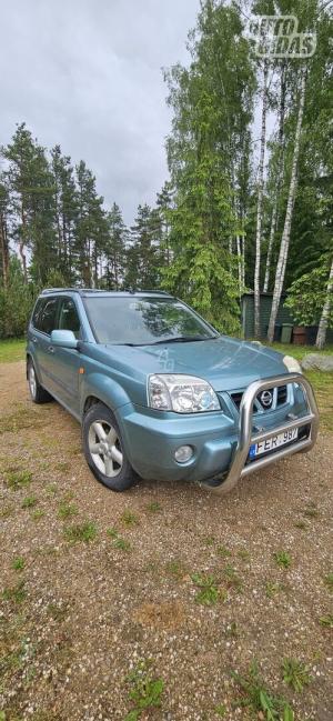 Green Nissan X-Trail 2003 in Moletai, with an engine capacity of 2.20 L and mileage of 162 thousand km for 1000 €, photo 3 on AUTOMOTO.COM.LV