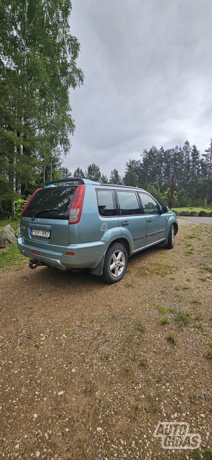 Green Nissan X-Trail 2003 in Moletai, with an engine capacity of 2.20 L and mileage of 162 thousand km for 1000 €, photo 4 on AUTOMOTO.COM.LV