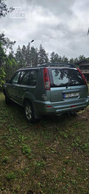 Green Nissan X-Trail 2003 in Moletai, with an engine capacity of 2.20 L and mileage of 162 thousand km for 1000 €, photo 5 on AUTOMOTO.COM.LV