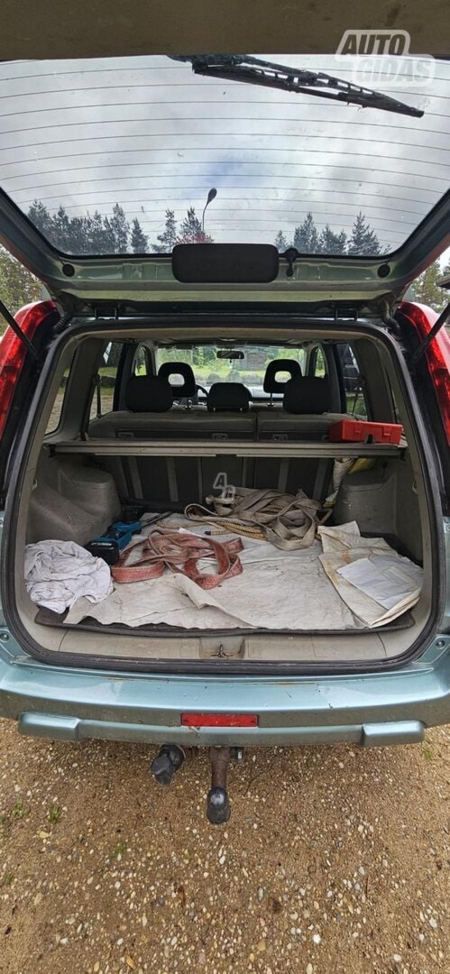 Green Nissan X-Trail 2003 in Moletai, with an engine capacity of 2.20 L and mileage of 162 thousand km for 1000 €, photo 6 on AUTOMOTO.COM.LV