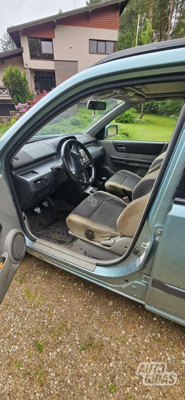Green Nissan X-Trail 2003 in Moletai, with an engine capacity of 2.20 L and mileage of 162 thousand km for 1000 €, photo 6 on AUTOMOTO.COM.LV