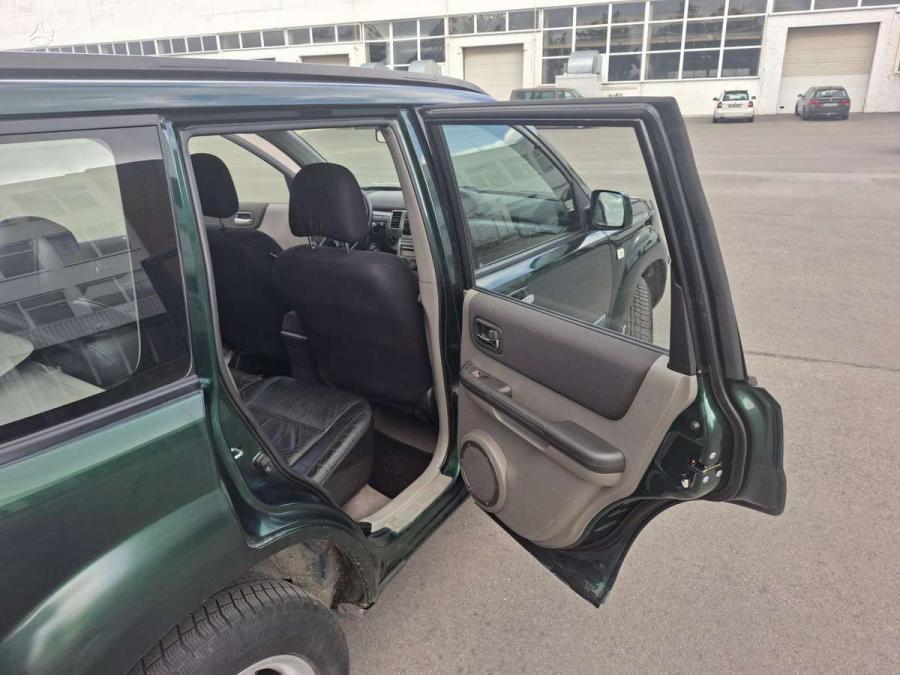 Zaļš Nissan X-Trail 2004 Marijampole, ar dzinēja tilpumu 2.18 L un nobraukumu 292 tūkst. km par 2650 €, foto 5 vietnē AUTOMOTO.COM.LV