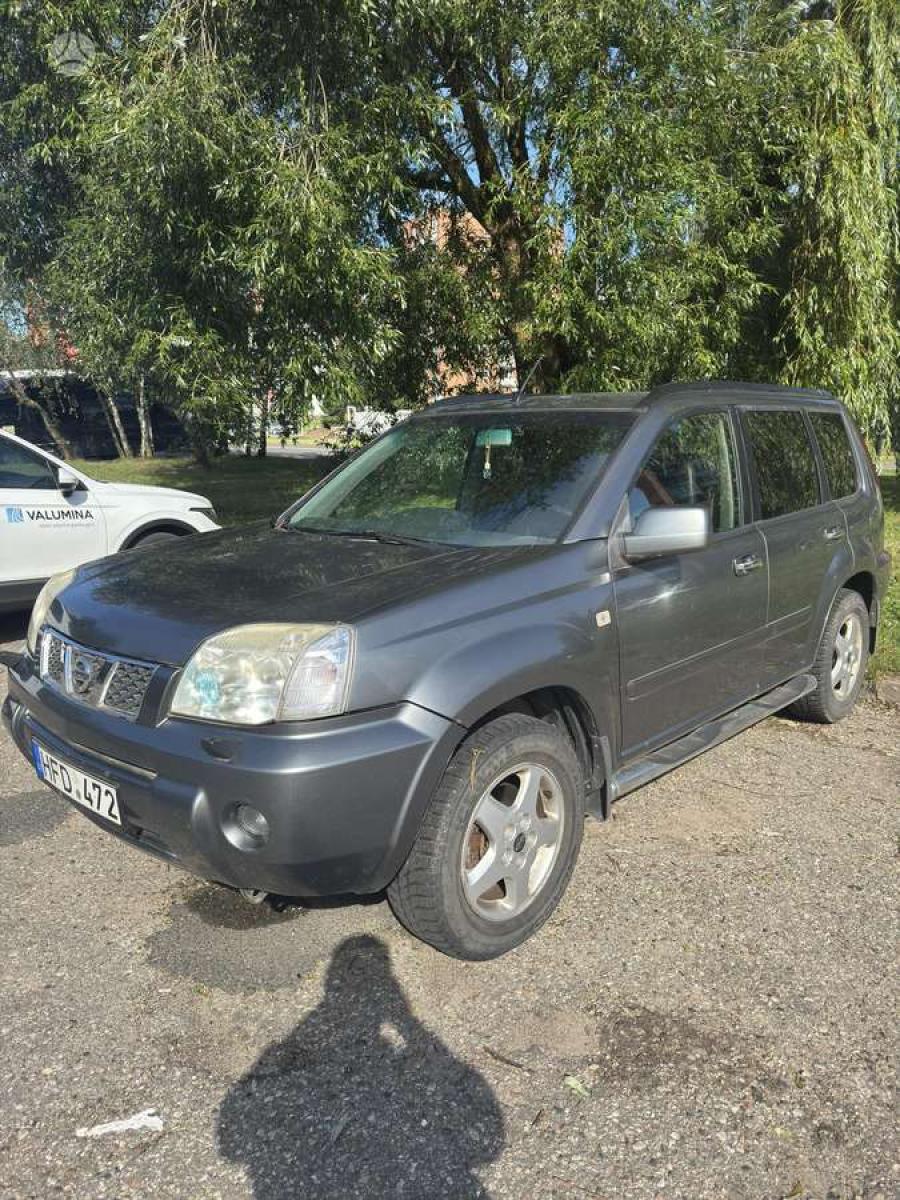 Green Nissan X-Trail 2006 in Vilnius, with an engine capacity of 2.18 L and mileage of 334 thousand km for 1800 €, photo 1 on AUTOMOTO.COM.LV