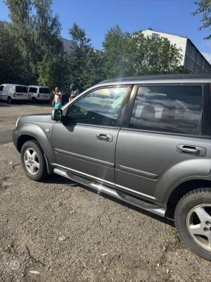 Green Nissan X-Trail 2006 in Vilnius, with an engine capacity of 2.18 L and mileage of 334 thousand km for 1800 €, photo 4 on AUTOMOTO.COM.LV