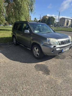 Green Nissan X-Trail 2006 in Vilnius, with an engine capacity of 2.18 L and mileage of 334 thousand km for 1800 €, photo 6 on AUTOMOTO.COM.LV