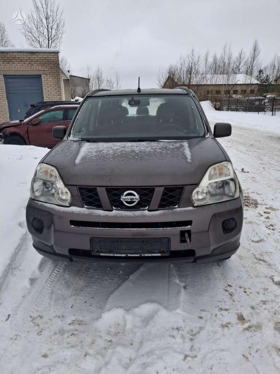 Green Nissan X-Trail 2007 in Rokiskis, with an engine capacity of 2.00 L and mileage of 204 thousand km for 1950 €, photo 1 on AUTOMOTO.COM.LV