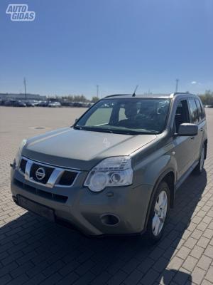 Zaļš Nissan X-Trail 2011 Marijampole, ar dzinēja tilpumu 2.00 L un nobraukumu 280 tūkst. km par 4800 €, foto  vietnē AUTOMOTO.COM.LV