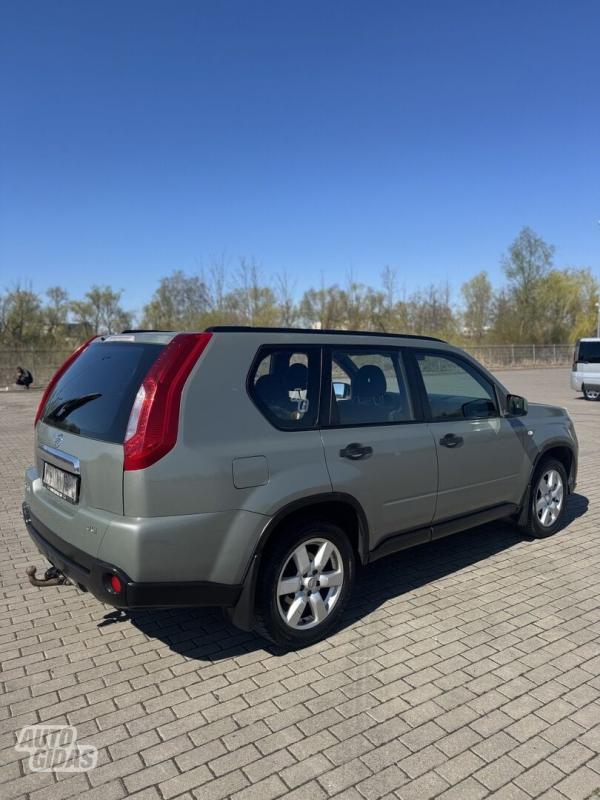 Green Nissan X-Trail 2011 in Marijampole, with an engine capacity of 2.00 L and mileage of 280 thousand km for 4800 €, photo 4 on AUTOMOTO.COM.LV