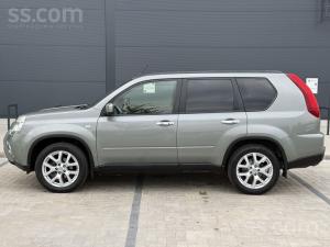 Green Nissan X-Trail 2012 in Riga, with an engine capacity of 2.00 L and mileage of 284 thousand km for 9200 €, photo 3 on AUTOMOTO.COM.LV