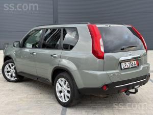 Green Nissan X-Trail 2012 in Riga, with an engine capacity of 2.00 L and mileage of 284 thousand km for 9200 €, photo 4 on AUTOMOTO.COM.LV