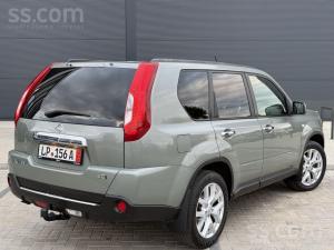 Green Nissan X-Trail 2012 in Riga, with an engine capacity of 2.00 L and mileage of 284 thousand km for 9200 €, photo 6 on AUTOMOTO.COM.LV
