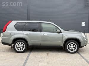 Green Nissan X-Trail 2012 in Riga, with an engine capacity of 2.00 L and mileage of 284 thousand km for 9200 €, photo 7 on AUTOMOTO.COM.LV