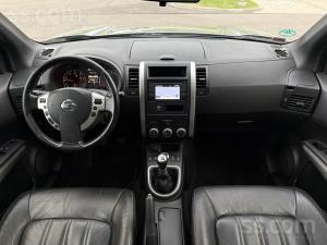 Green Nissan X-Trail 2012 in Riga, with an engine capacity of 2.00 L and mileage of 284 thousand km for 9200 €, photo 11 on AUTOMOTO.COM.LV