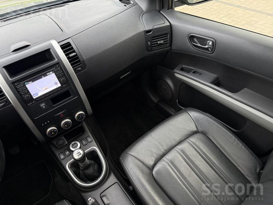 Green Nissan X-Trail 2012 in Riga, with an engine capacity of 2.00 L and mileage of 284 thousand km for 9200 €, photo 13 on AUTOMOTO.COM.LV