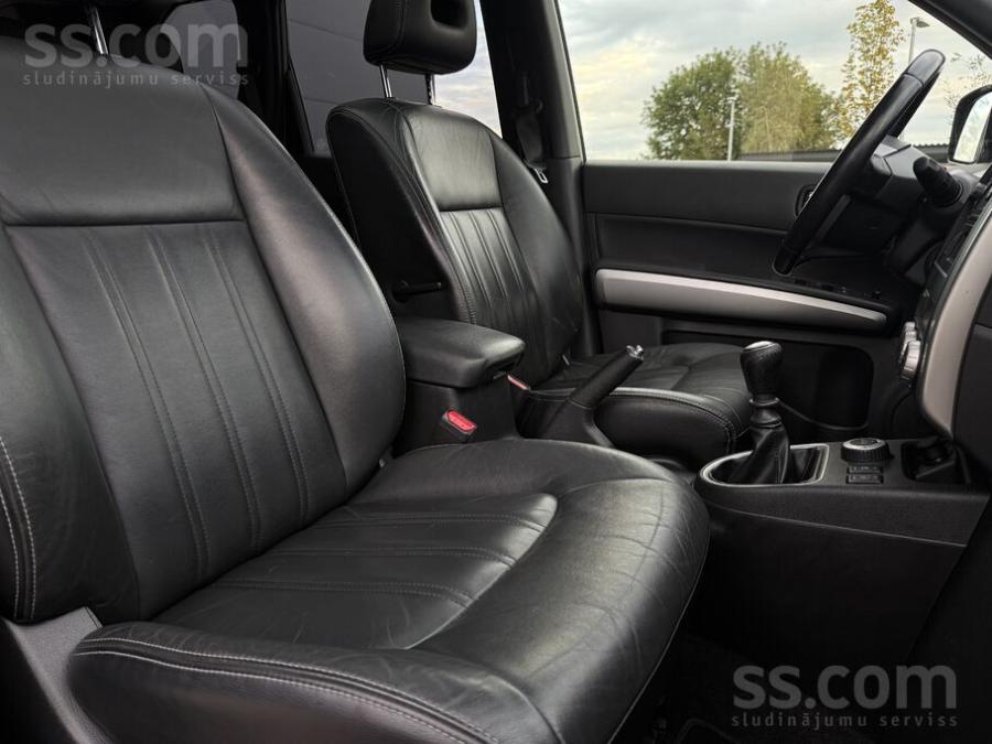 Green Nissan X-Trail 2012 in Riga, with an engine capacity of 2.00 L and mileage of 284 thousand km for 9200 €, photo 15 on AUTOMOTO.COM.LV