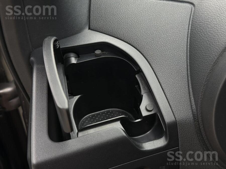 Green Nissan X-Trail 2012 in Riga, with an engine capacity of 2.00 L and mileage of 284 thousand km for 9200 €, photo 25 on AUTOMOTO.COM.LV