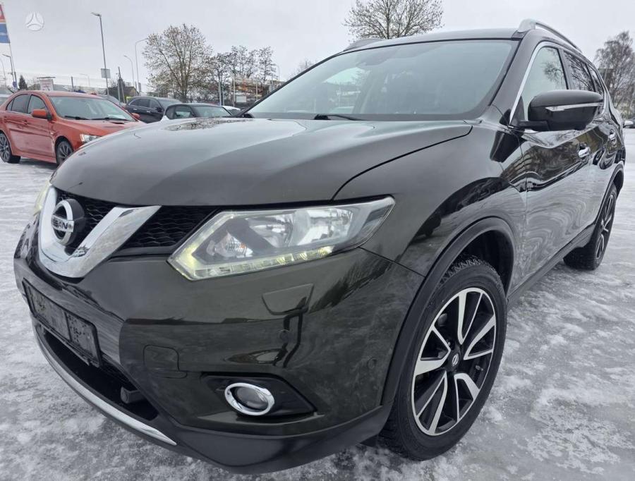 Green Nissan X-Trail 2014 in Marijampole, with an engine capacity of 1.60 L and mileage of 304 thousand km for 7750 €, photo 1 on AUTOMOTO.COM.LV