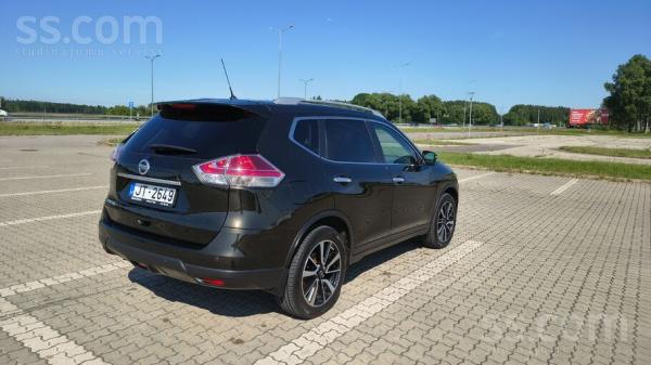 Green Nissan X-Trail 2014 in Riga, with an engine capacity of 1.60 L and mileage of 170 thousand km for 8540 €, photo 3 on AUTOMOTO.COM.LV