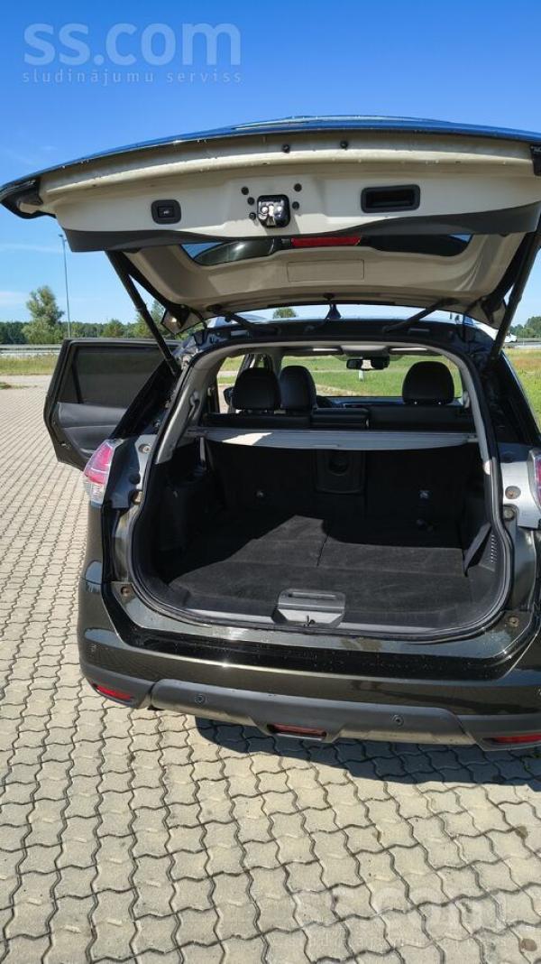 Green Nissan X-Trail 2014 in Riga, with an engine capacity of 1.60 L and mileage of 170 thousand km for 8540 €, photo 4 on AUTOMOTO.COM.LV