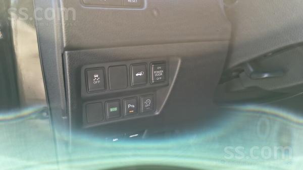 Green Nissan X-Trail 2014 in Riga, with an engine capacity of 1.60 L and mileage of 170 thousand km for 8540 €, photo 9 on AUTOMOTO.COM.LV