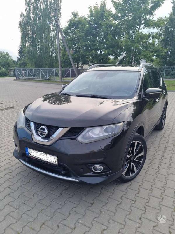 Green Nissan X-Trail 2014 in Vilnius, with an engine capacity of 1.60 L and mileage of 294 thousand km for 7500 €, photo 1 on AUTOMOTO.COM.LV