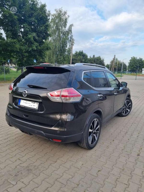 Green Nissan X-Trail 2014 in Vilnius, with an engine capacity of 1.60 L and mileage of 294 thousand km for 7500 €, photo 3 on AUTOMOTO.COM.LV