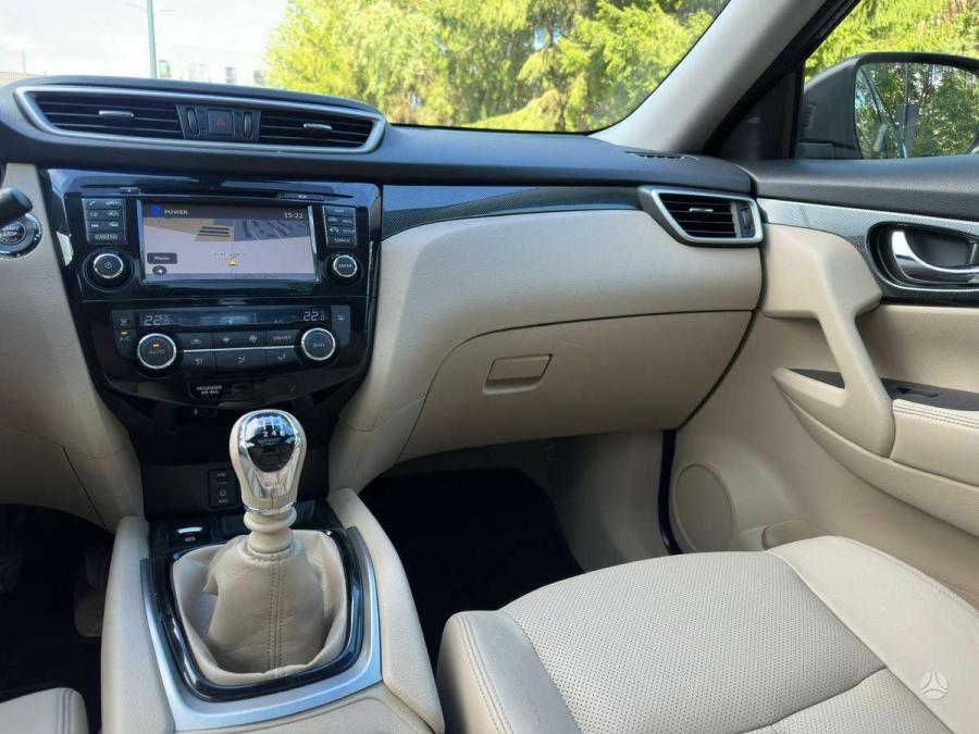 Green Nissan X-Trail 2014 in Vilnius, with an engine capacity of 1.60 L and mileage of 145 thousand km for 9350 €, photo 21 on AUTOMOTO.COM.LV