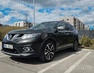 Zaļš Nissan X-Trail 2015 Rīga, ar dzinēja tilpumu 1.60 L un nobraukumu 143 tūkst. km par 7350 €, foto  vietnē AUTOMOTO.COM.LV