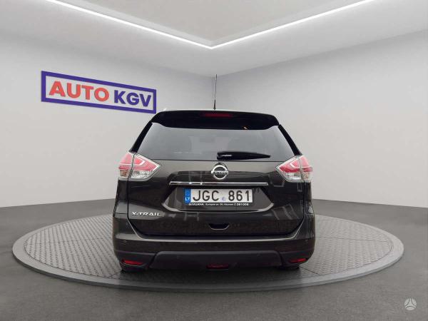Green Nissan X-Trail 2016 in Kaunas, with an engine capacity of 1.60 L and mileage of 251 thousand km for 10799 €, photo 4 on AUTOMOTO.COM.LV