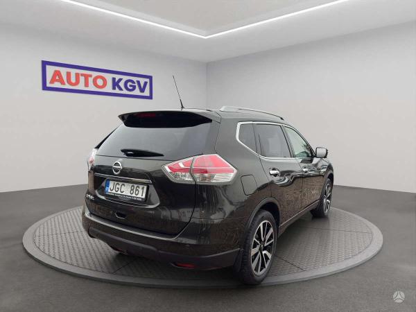 Green Nissan X-Trail 2016 in Kaunas, with an engine capacity of 1.60 L and mileage of 251 thousand km for 10799 €, photo 5 on AUTOMOTO.COM.LV
