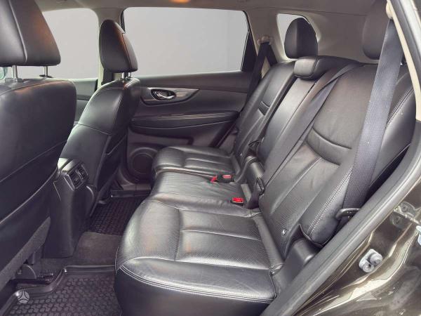 Green Nissan X-Trail 2016 in Kaunas, with an engine capacity of 1.60 L and mileage of 251 thousand km for 10799 €, photo 9 on AUTOMOTO.COM.LV