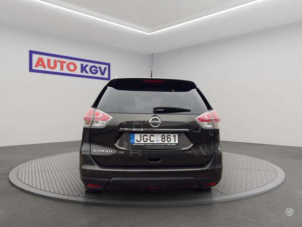 Green Nissan X-Trail 2016 in Kaunas, with an engine capacity of 1.60 L and mileage of 251 thousand km for 10799 €, photo 4 on AUTOMOTO.COM.LV