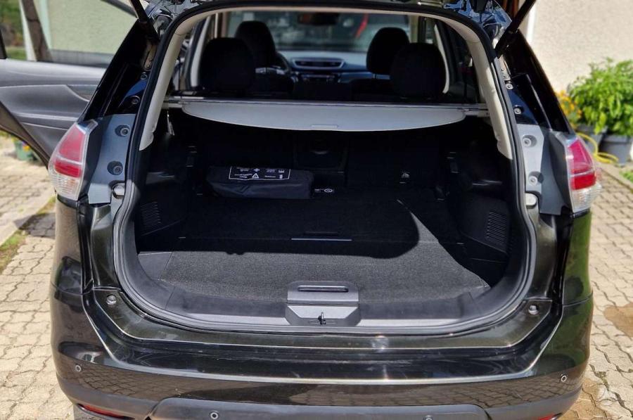 Green Nissan X-Trail 2016 in Kaunas, with an engine capacity of 1.60 L and mileage of 98 thousand km for 11299 €, photo 6 on AUTOMOTO.COM.LV