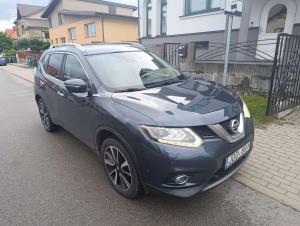 Green Nissan X-Trail 2016 in Klaipeda, with an engine capacity of 1.60 L and mileage of 248 thousand km for 10300 €, photo 3 on AUTOMOTO.COM.LV