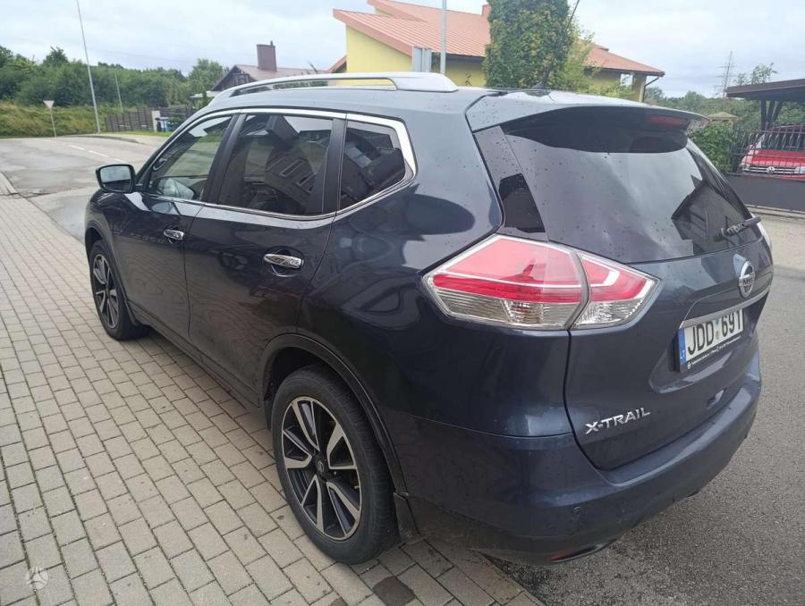 Green Nissan X-Trail 2016 in Klaipeda, with an engine capacity of 1.60 L and mileage of 248 thousand km for 10300 €, photo 5 on AUTOMOTO.COM.LV