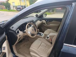 Green Nissan X-Trail 2016 in Klaipeda, with an engine capacity of 1.60 L and mileage of 248 thousand km for 10300 €, photo 6 on AUTOMOTO.COM.LV