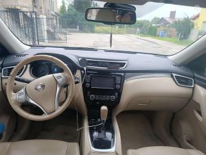 Green Nissan X-Trail 2016 in Klaipeda, with an engine capacity of 1.60 L and mileage of 248 thousand km for 10300 €, photo 8 on AUTOMOTO.COM.LV