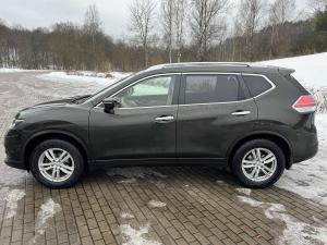 Green Nissan X-Trail 2017 in Vilnius, with an engine capacity of 1.62 L and mileage of 145 thousand km for 11000 €, photo 2 on AUTOMOTO.COM.LV