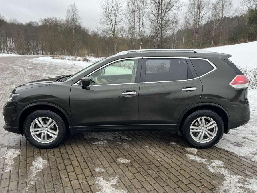 Green Nissan X-Trail 2017 in Vilnius, with an engine capacity of 1.62 L and mileage of 145 thousand km for 11000 €, photo 2 on AUTOMOTO.COM.LV