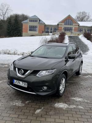 Green Nissan X-Trail 2017 in Vilnius, with an engine capacity of 1.62 L and mileage of 145 thousand km for 11000 €, photo 3 on AUTOMOTO.COM.LV