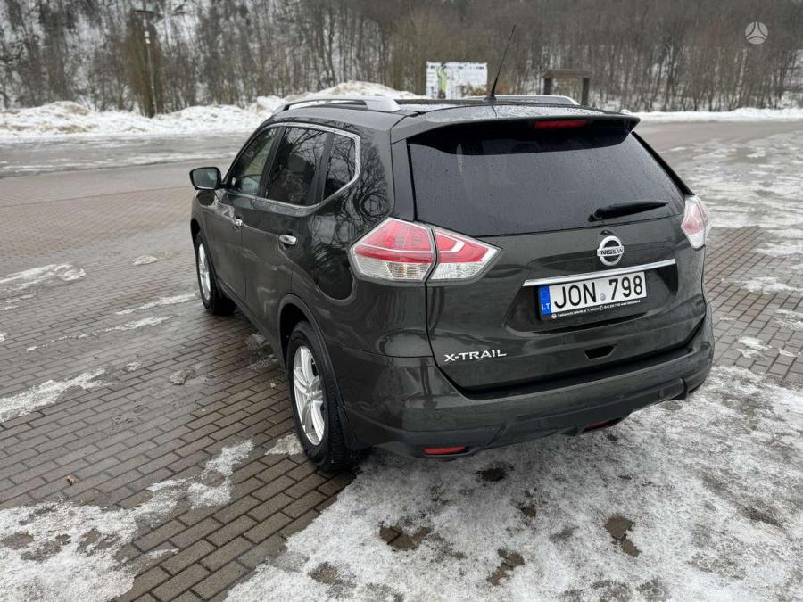 Green Nissan X-Trail 2017 in Vilnius, with an engine capacity of 1.62 L and mileage of 145 thousand km for 11000 €, photo 6 on AUTOMOTO.COM.LV
