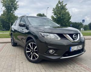 Green Nissan X-Trail 2017 in Riga, with an engine capacity of 1.60 L and mileage of 208 thousand km for 10490 €, photo  on AUTOMOTO.COM.LV