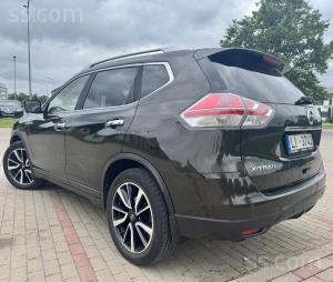 Green Nissan X-Trail 2017 in Riga, with an engine capacity of 1.60 L and mileage of 208 thousand km for 10490 €, photo 6 on AUTOMOTO.COM.LV